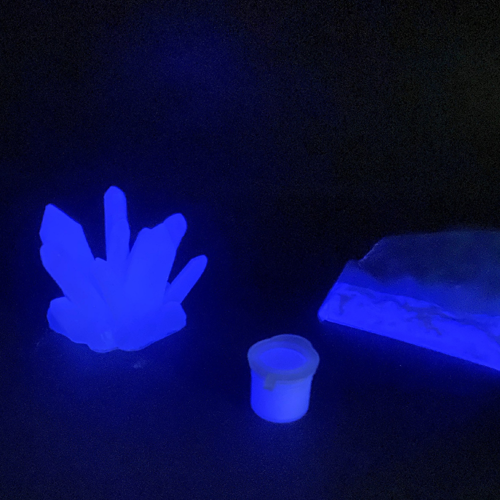 Glow in the dark pigment store